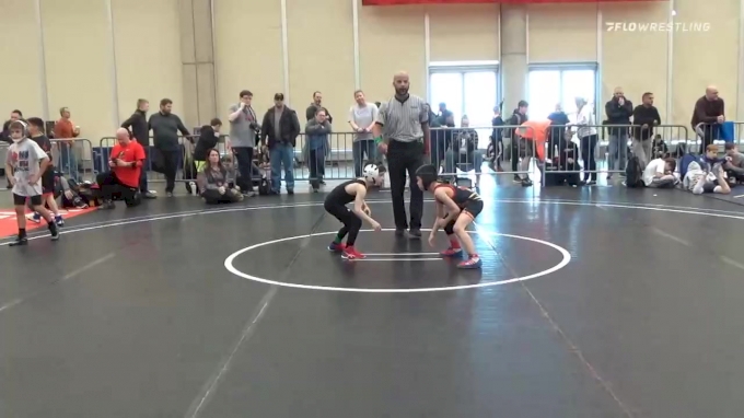53 lbs Quarterfinal - Nathaniel Trieu, Junior Terps ES vs Geno Carpino ...