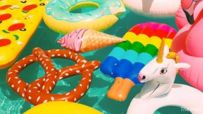 Fool-Proof Pool Party, Complete With Team Activities! - Varsity TV