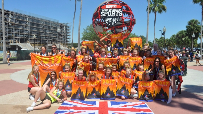 Crimson Heat Rises To The Top At The Summit! - Varsity TV