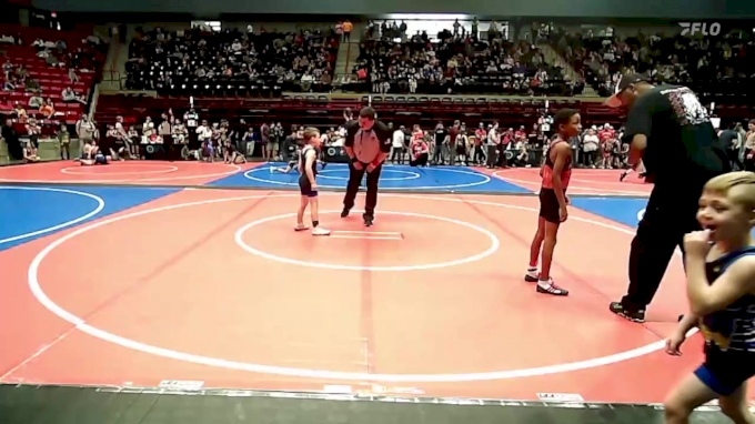 61 lbs Consi Of 8 #1 - Kymani Parker, Tulsa North Mabee Stampede vs ...