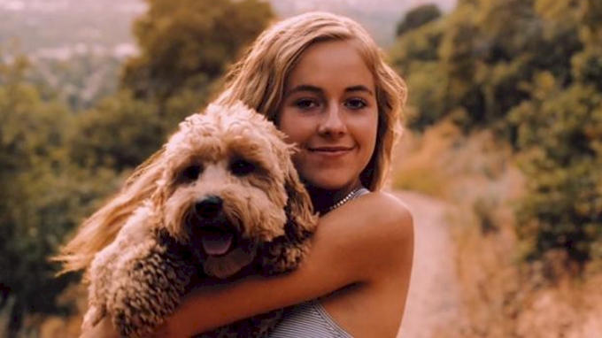 Meet Holly, The Mini Golden Doodle Viral Track Star - FloTrack