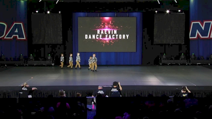 Raevin Dance Factory Dance Factory Elite-Tiny [2020 Tiny Hip Hop Day 1 ...
