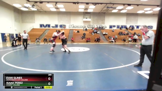 285 lbs 1st Place Match - Isaiah Perez, Chabot College vs Evan Glines ...